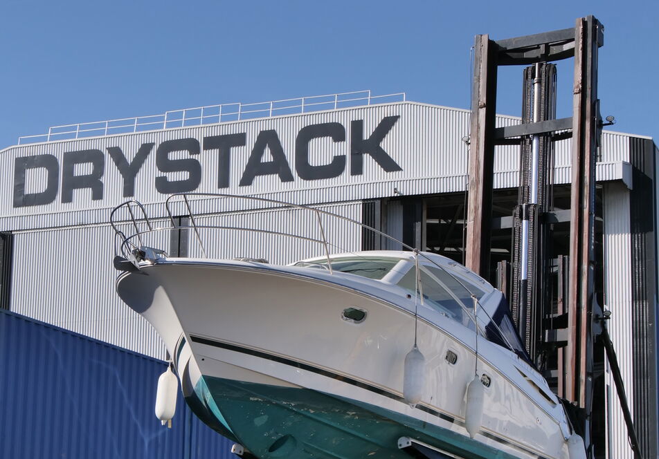 Indoor dry stack boat storage in Portsmouth
