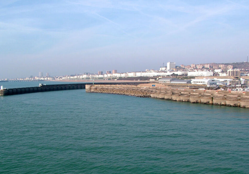 Navigating by sea to Brighton marina - Premier Marinas